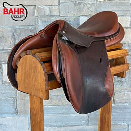 Used 17.5" Vision Jump Close Contact Saddle - #167755